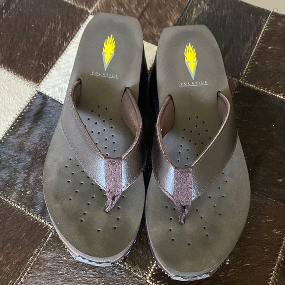 Volatile | Shoes | Volatile Flip Flop Sandal 7 New | Poshmark